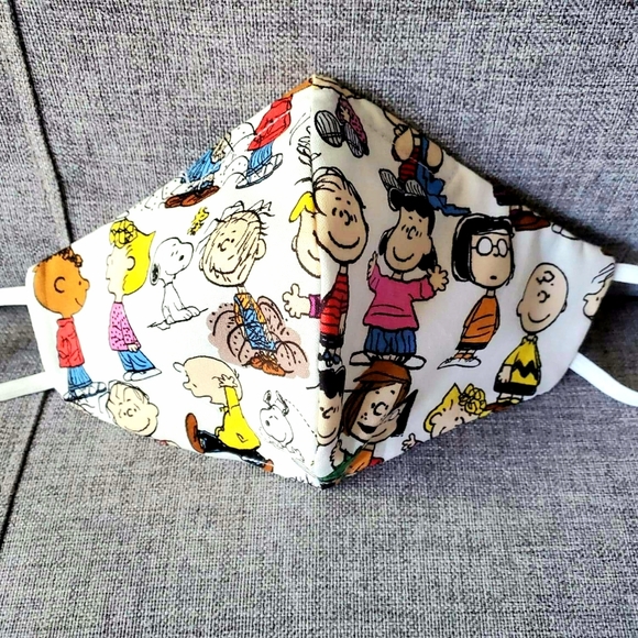 k-beautysoapandgift | Accessories | Face Mask Snoopy Peanuts Gang ...